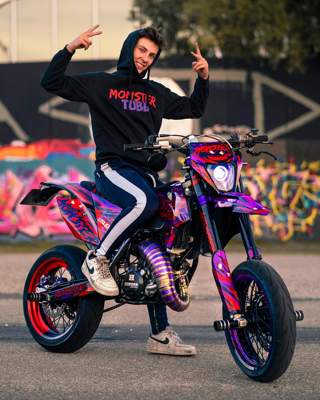 ontmoet Monster tube – MONSTER TUBE MERCH